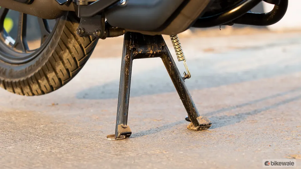 Kawasaki W175 Main Stand Image – BikeWale