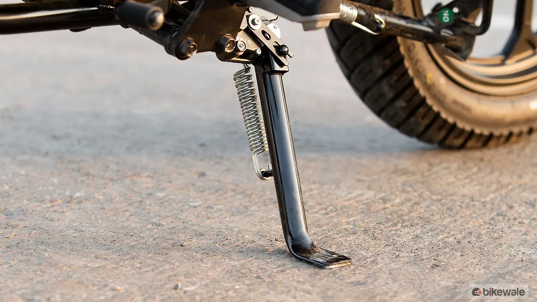 Kawasaki W175 Side Stand Image – BikeWale