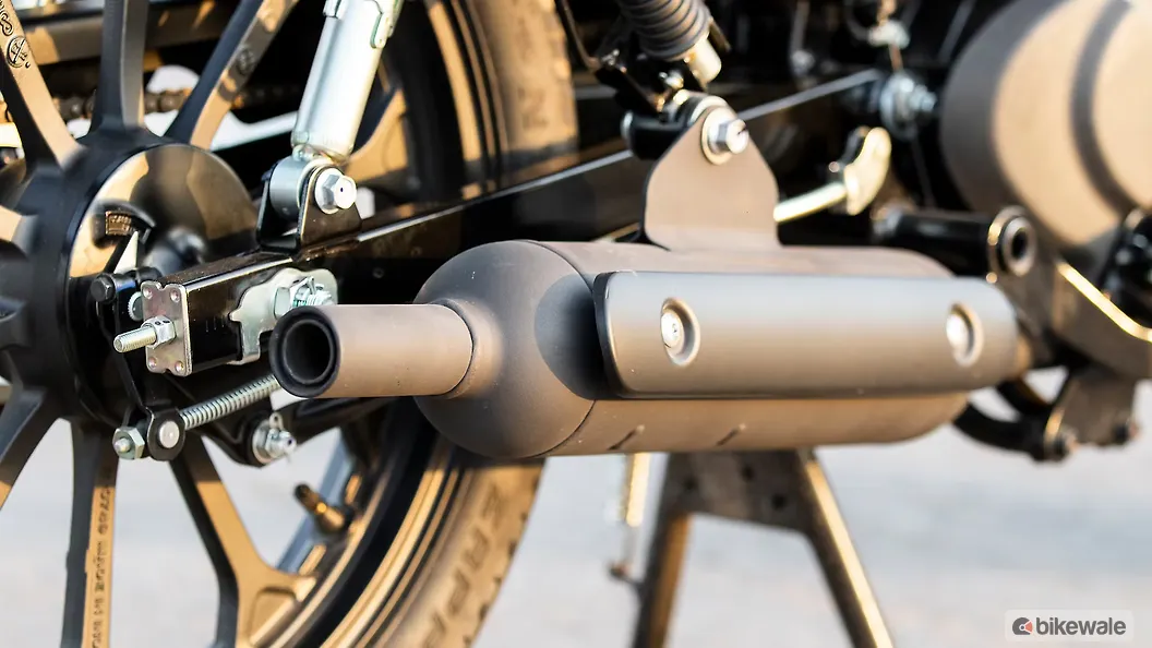 Kawasaki W175 Silencer/Muffler Image – BikeWale