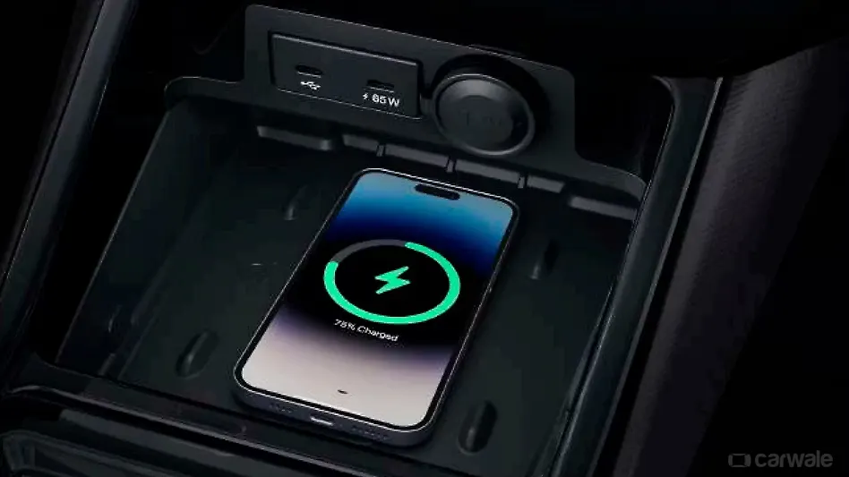 Punch USB Port/AUX/Power Socket/Wireless Charging Image, Punch Photos ...