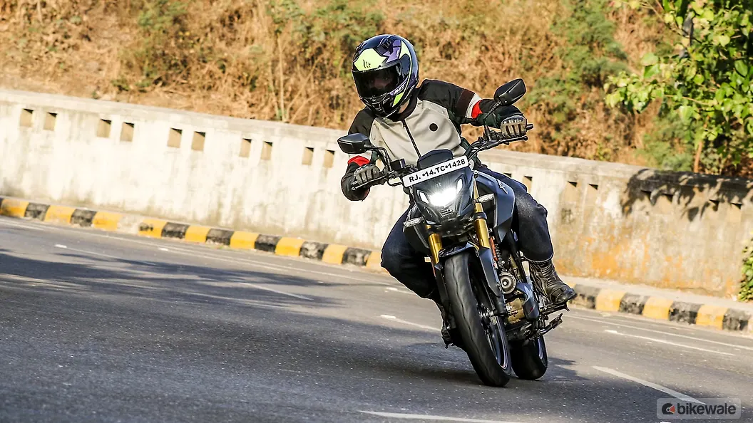 Hero Xtreme 160R 4V Rear Reflex Reflector Image – BikeWale