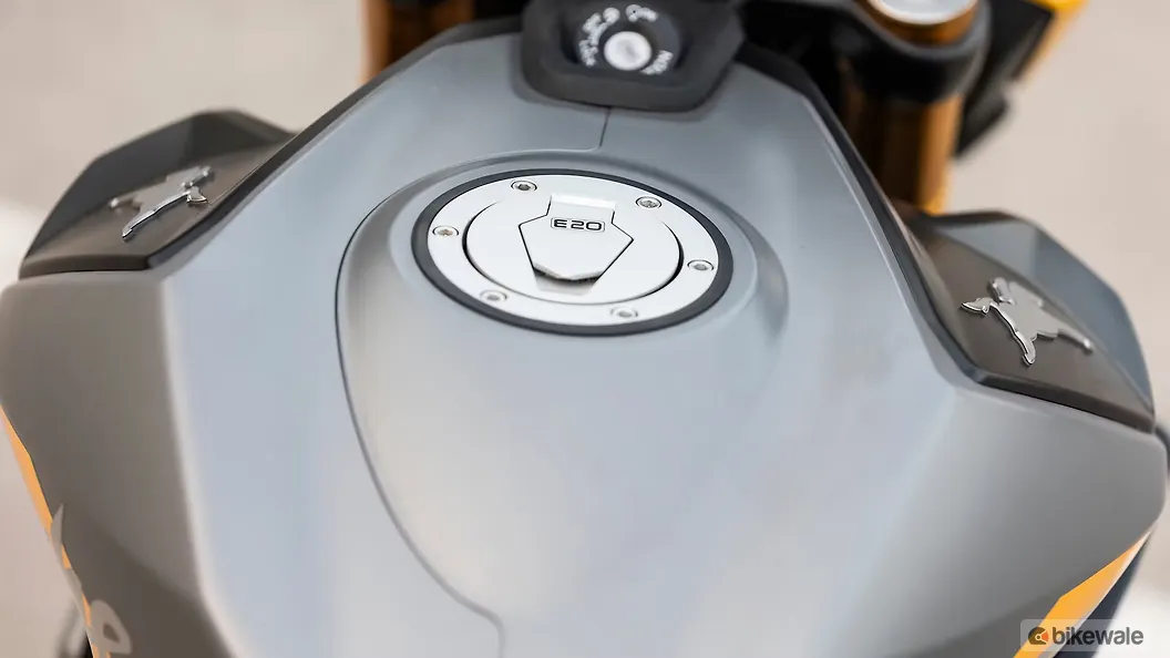 TVS Apache RTR 310 Fuel Tank Image – BikeWale