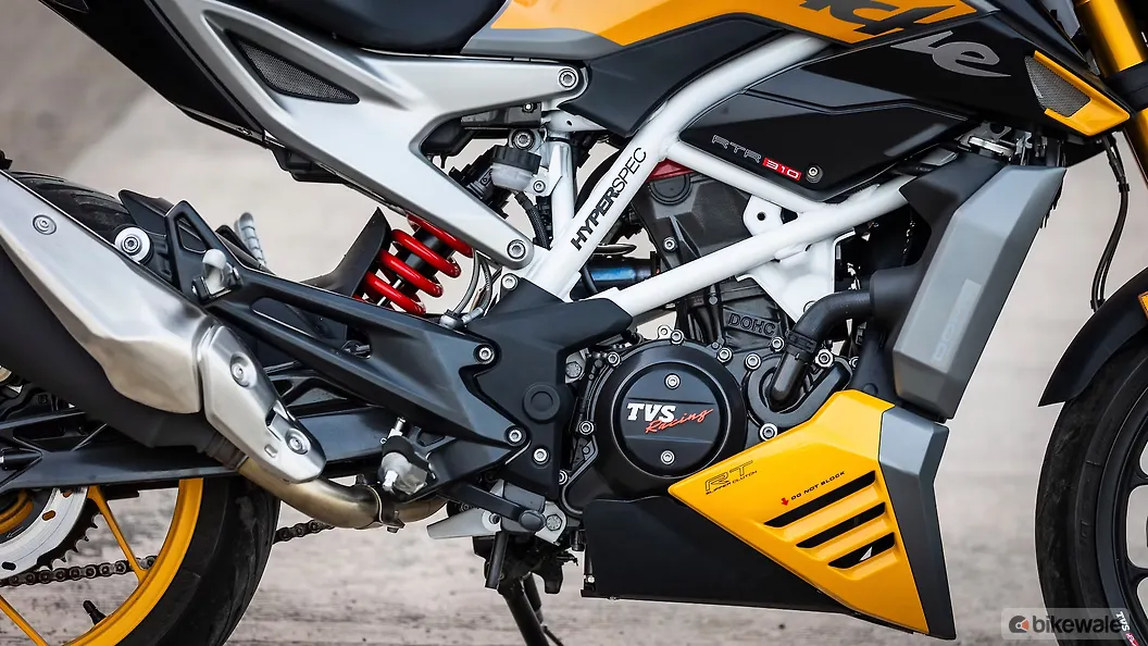 TVS Apache RTR 310 Right Side View Image – BikeWale