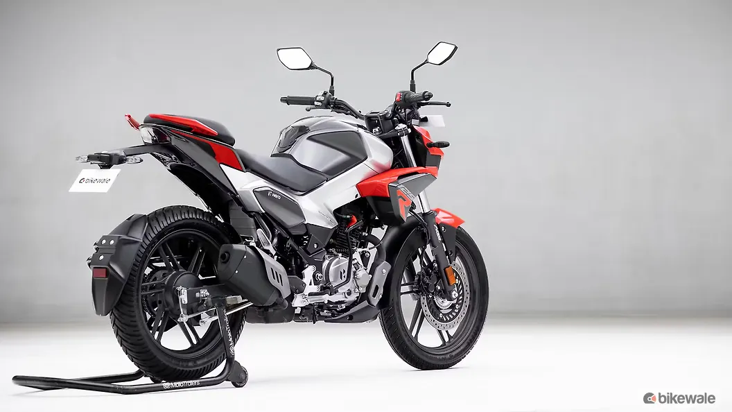 Hero Xtreme 125R Right Front Three Quarter Image – BikeWale