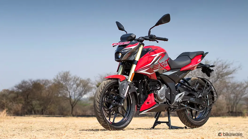 Bajaj Pulsar N250 Front View Image – BikeWale