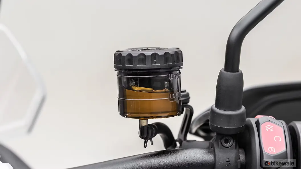 Triumph Tiger 900 Front Brake Fluid Reservoir Image – BikeWale
