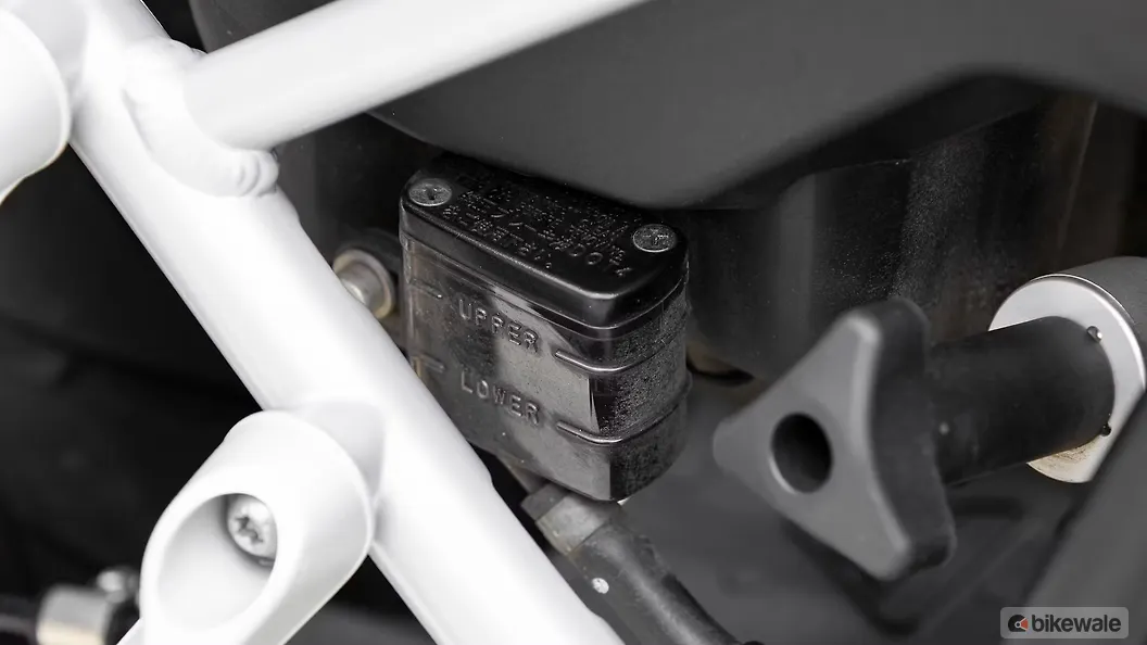 Triumph Tiger 900 Rear Brake Fluid Reservoir Image – BikeWale