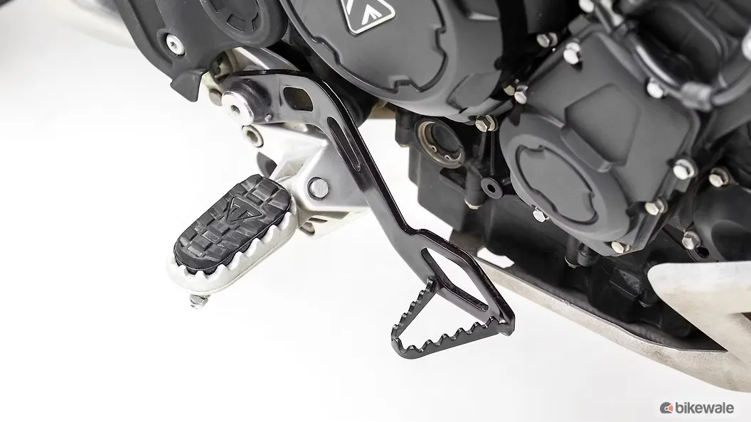 Triumph Tiger 900 Rider Footpeg Image – BikeWale