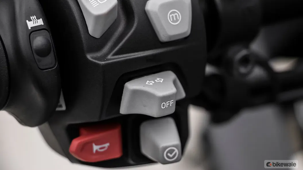 Triumph Tiger 900 Emergency Off Switch/Kill Switch Image – BikeWale