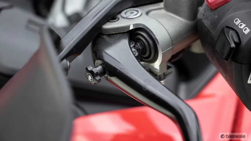 Ducati Multistrada V4 Gear Shift Lever Image – BikeWale