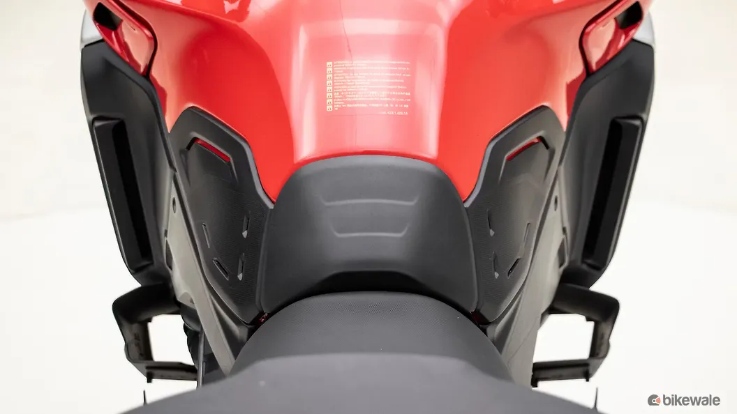 Ducati Multistrada V4 Fuel Tank Image – BikeWale