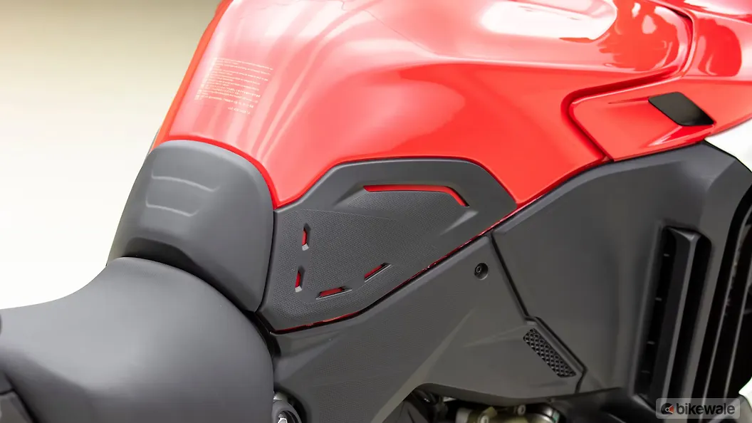 Ducati Multistrada V4 Fuel Tank Image – BikeWale