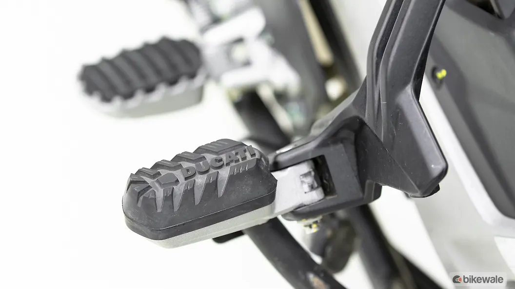 Ducati Multistrada V4 [2024] Rider Footpeg Image – BikeWale