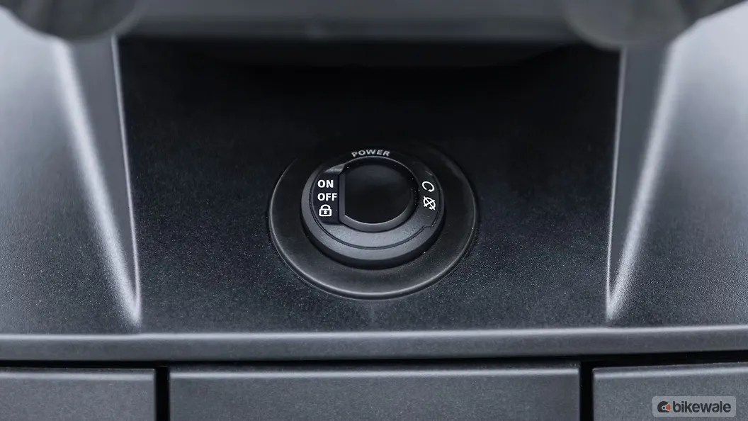 BMW CE 04 Hazard Warning Lights Switch Image – BikeWale