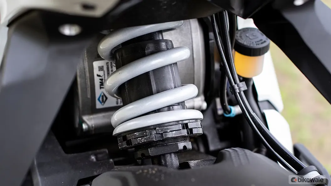 Ultraviolette F77 Mach 2 Rear Suspension Spring Preload Setting Image ...