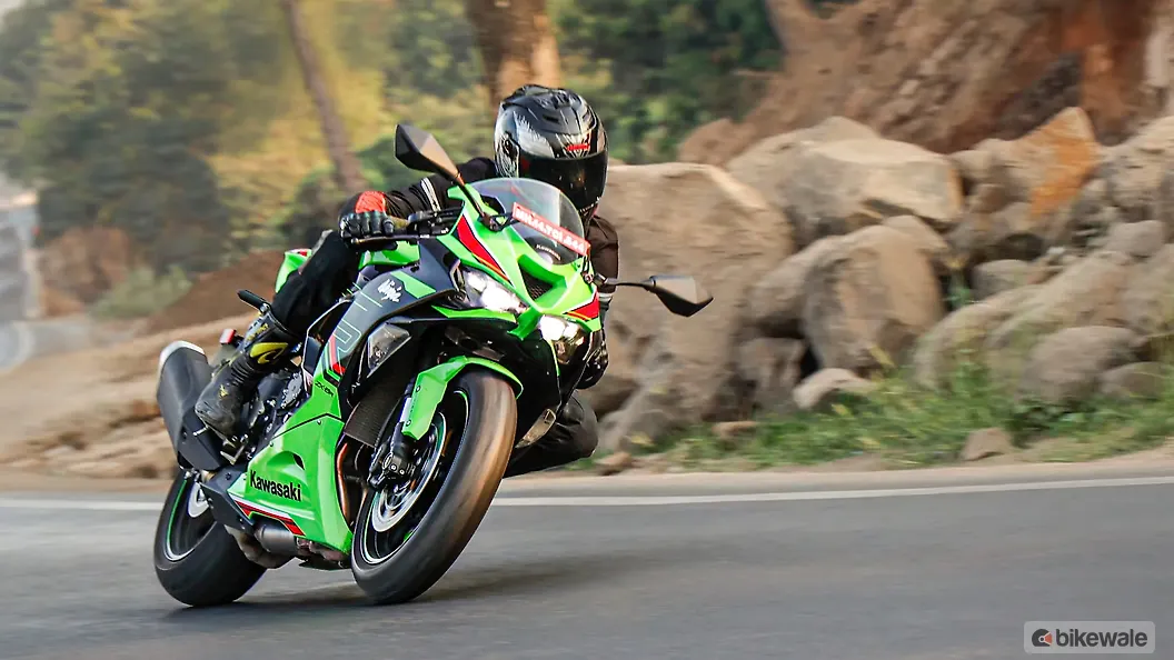 Kawasaki Ninja ZX-6R Right Side View Image – BikeWale