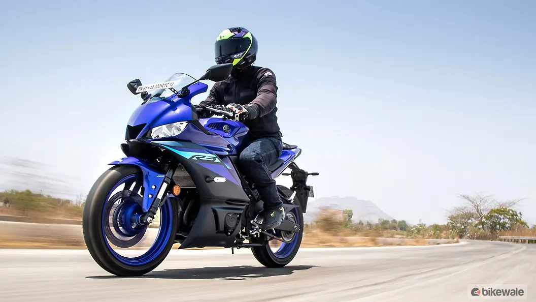 Yamaha R3 Left Front Three Quarter Image – BikeWale