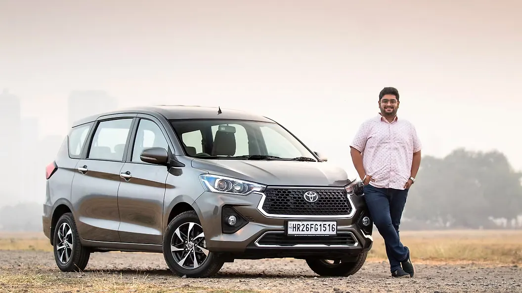 Toyota Rumion Seats - CarWale