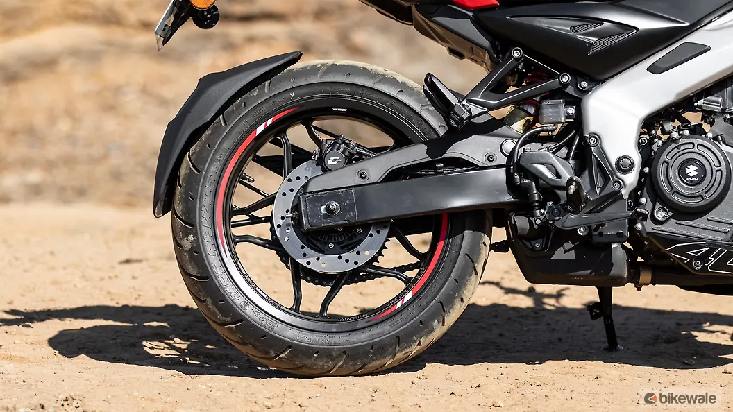 Bajaj Pulsar NS400Z Rear Wheel Image – BikeWale