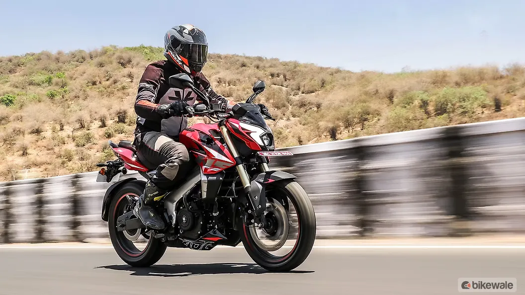 Bajaj Pulsar NS400Z Right Side View Image – BikeWale