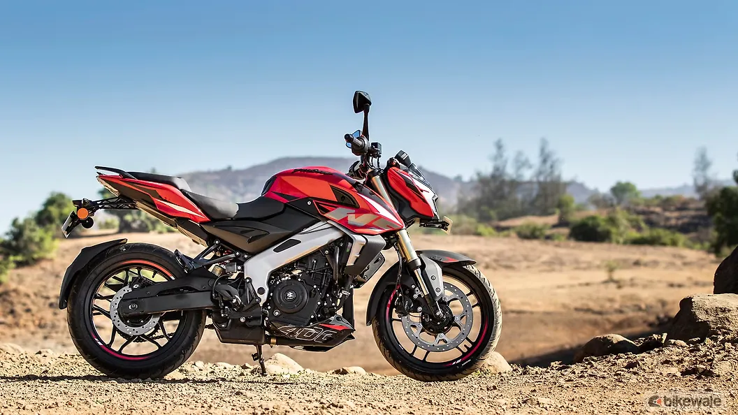 Bajaj Pulsar NS400Z Right Side View Image – BikeWale