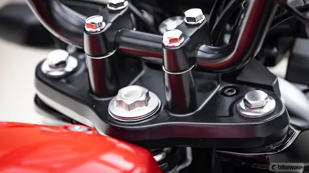 Bajaj Freedom Handlebar Clamp Image – BikeWale