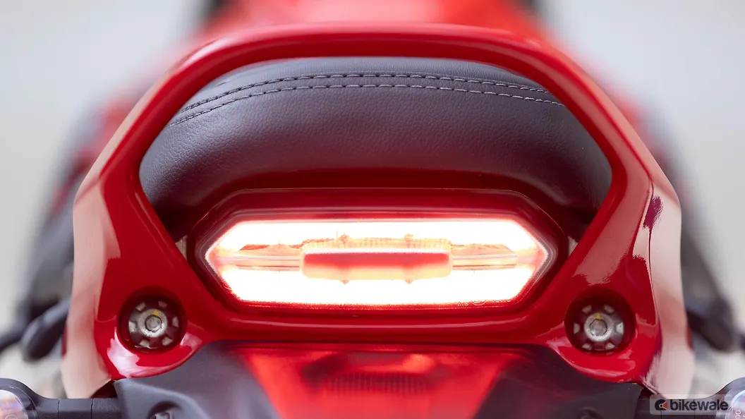 Bajaj Freedom Rear Reflex Reflector Image – BikeWale