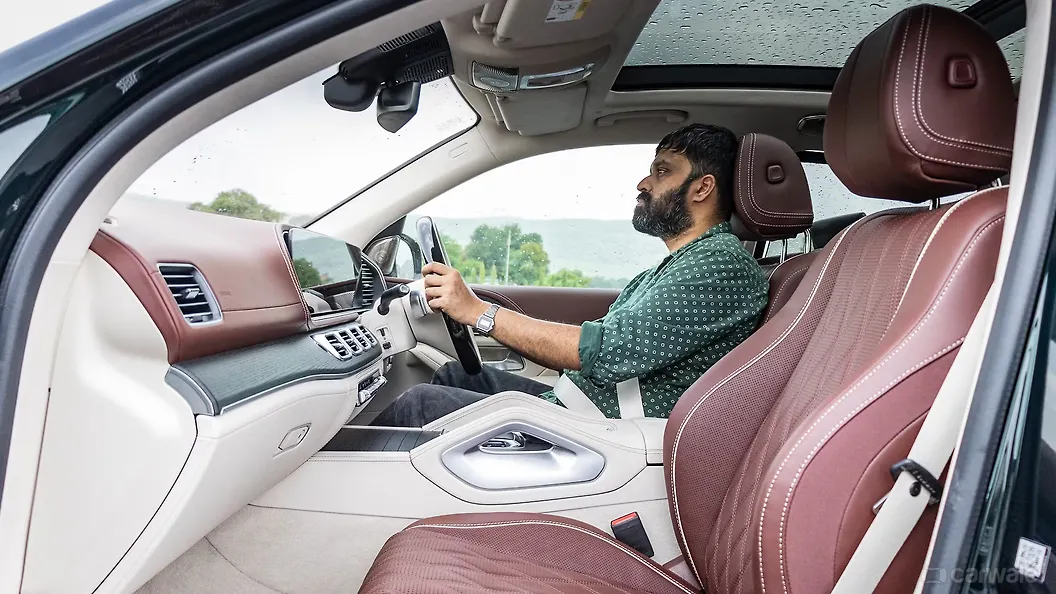 Maybach GLS Front Row Seats Image, Maybach GLS Photos in India - CarWale