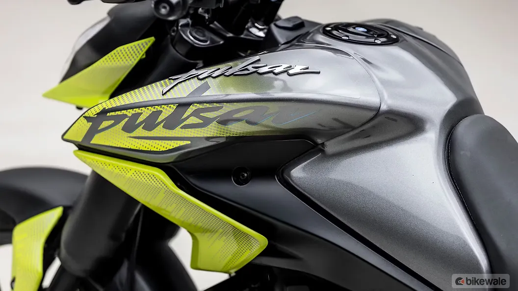 Bajaj Pulsar N125 Branding/Fuel Tank Decal Image – BikeWale