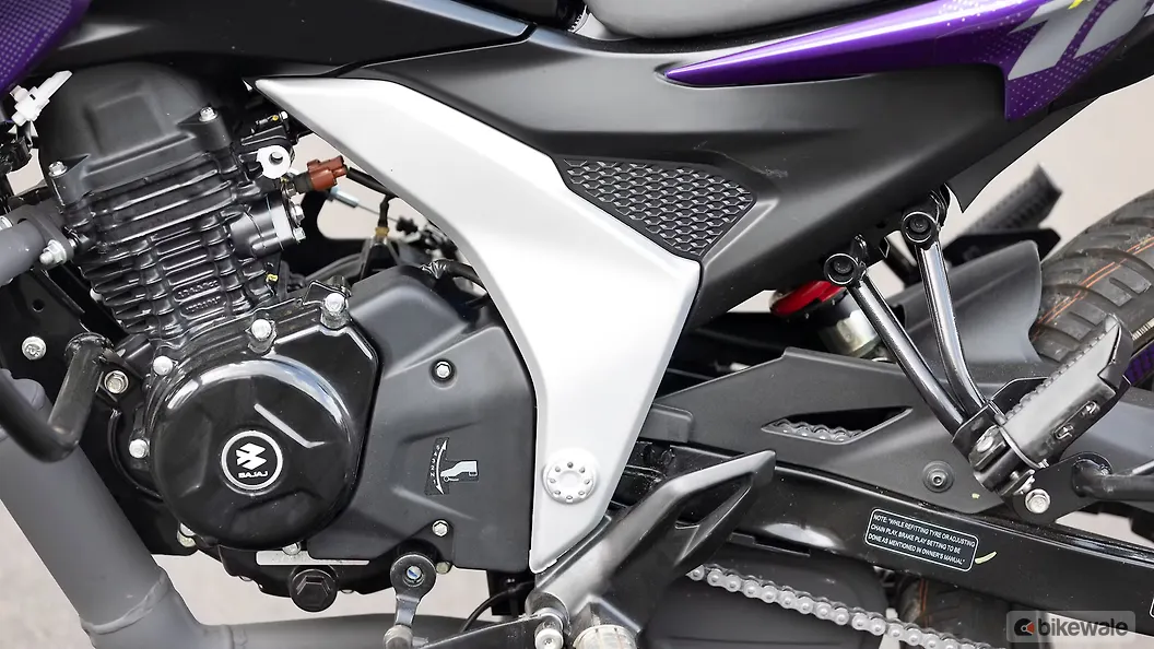 Bajaj Pulsar N125 Engine Heat Guard Image – BikeWale