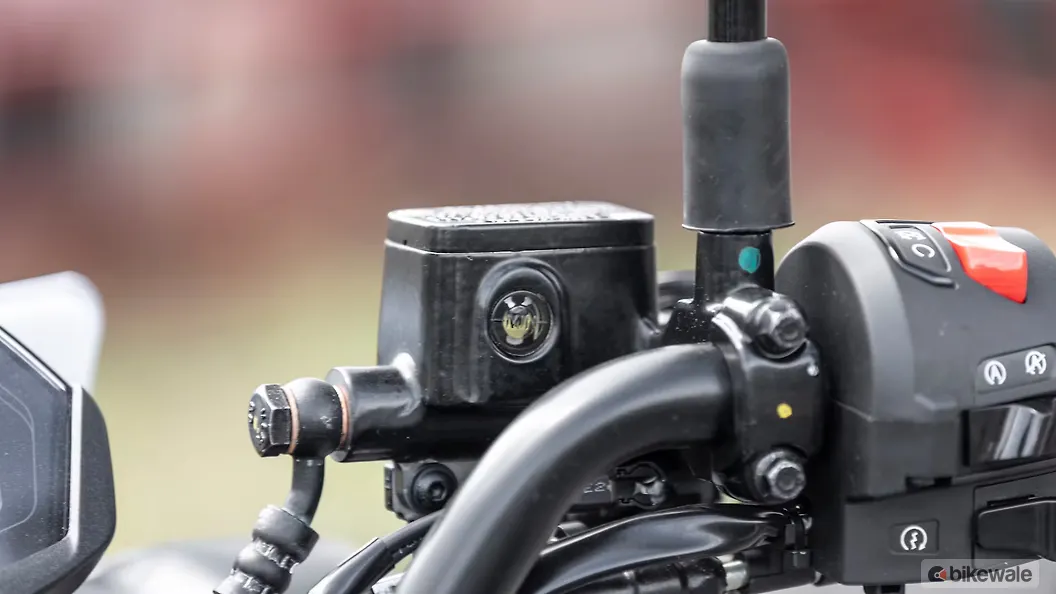Bajaj Pulsar N125 Front Brake Fluid Reservoir Image – BikeWale