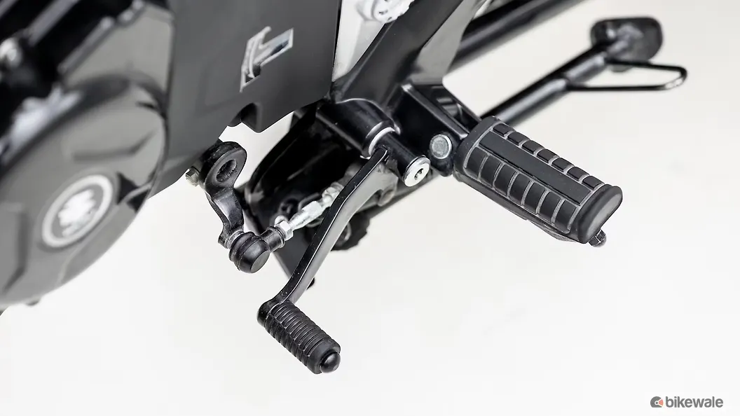 Bajaj Pulsar N125 Gear Shift Lever Image – BikeWale