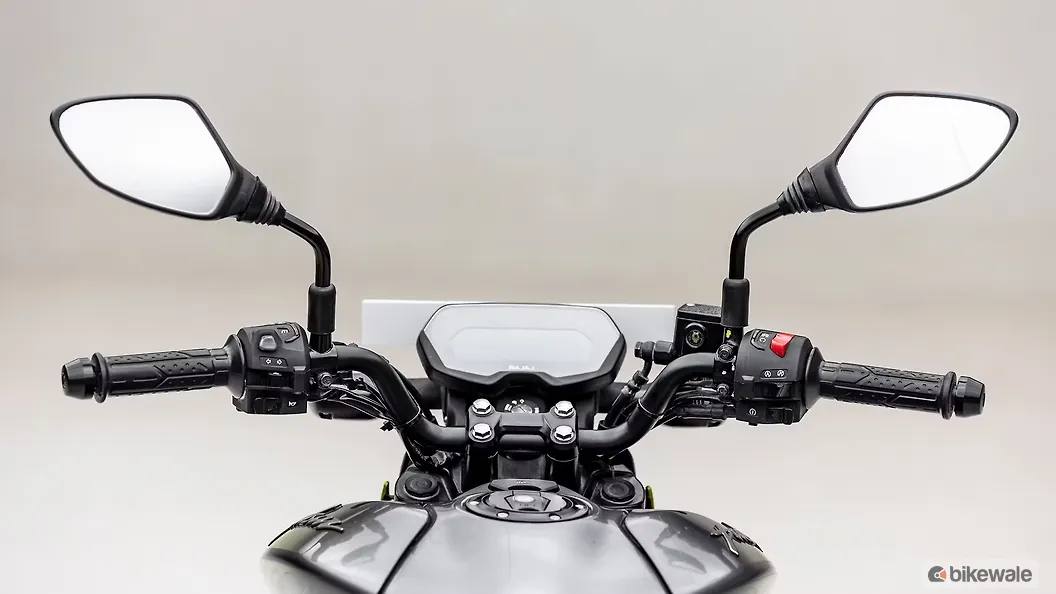 Bajaj Pulsar N125 Left Side Handelbar Grip Image – BikeWale