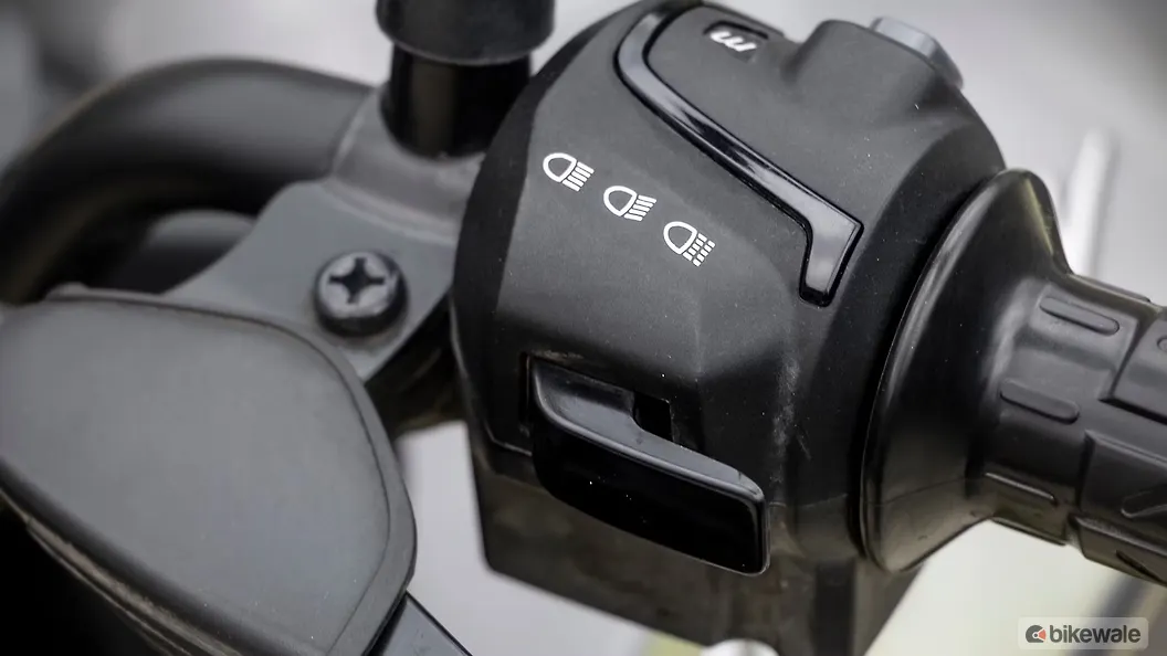 Bajaj Pulsar N125 High Beam Low Beam Switch Image – BikeWale
