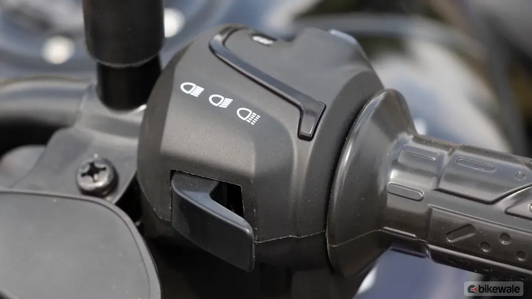 Bajaj Pulsar N125 High Beam Low Beam Switch Image – BikeWale
