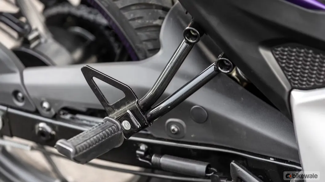 Bajaj Pulsar N125 Pillion Footrest Image – BikeWale