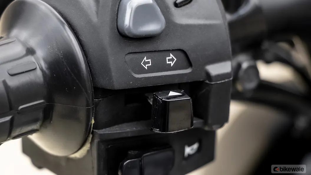 Bajaj Pulsar N125 Turn Indicators Switch Image – BikeWale