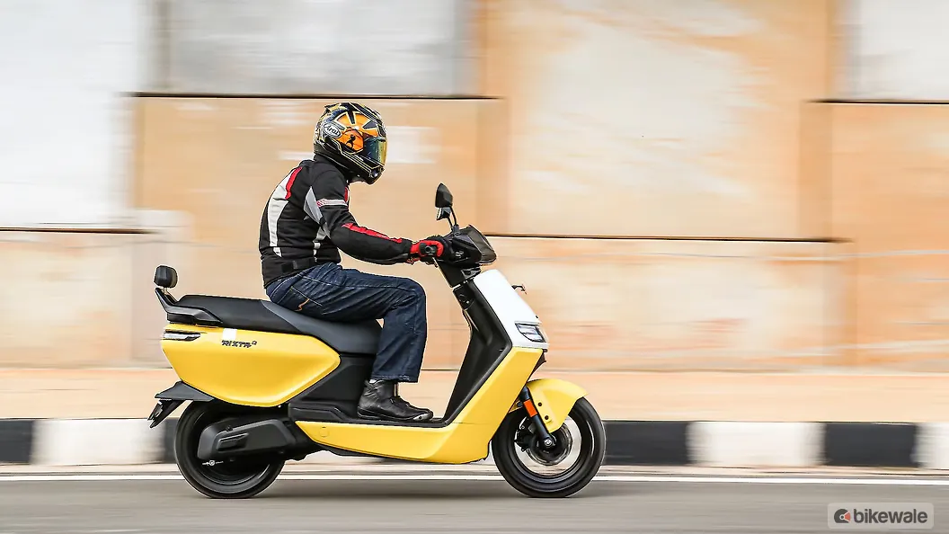 Ather Rizta Right Front Three Quarter Image – BikeWale