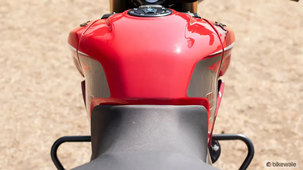 Bajaj Pulsar N250 Branding/Fuel Tank Decal Image – BikeWale