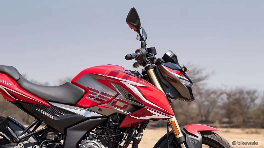 Bajaj Pulsar N250 Side Fairing Image – BikeWale