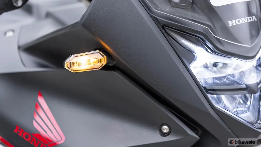 Honda Transalp XL750 [2024] Front Turn Indicators Image – BikeWale