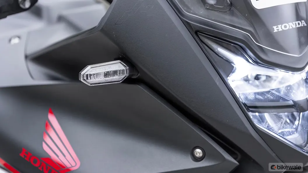 Honda Transalp XL750 Front Turn Indicators Image – BikeWale