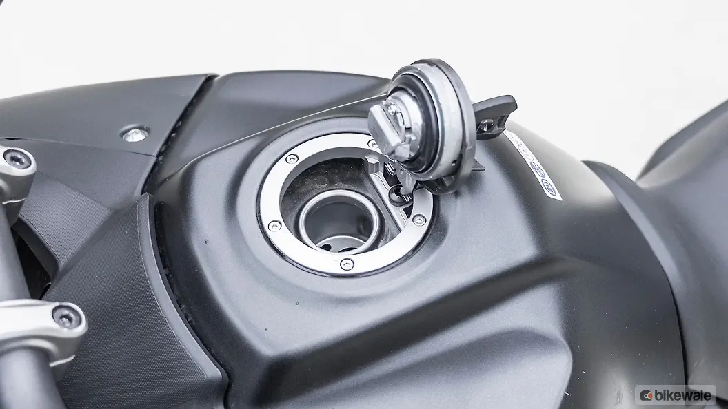 Honda Transalp XL750 [2024] Hand Guards Image – BikeWale