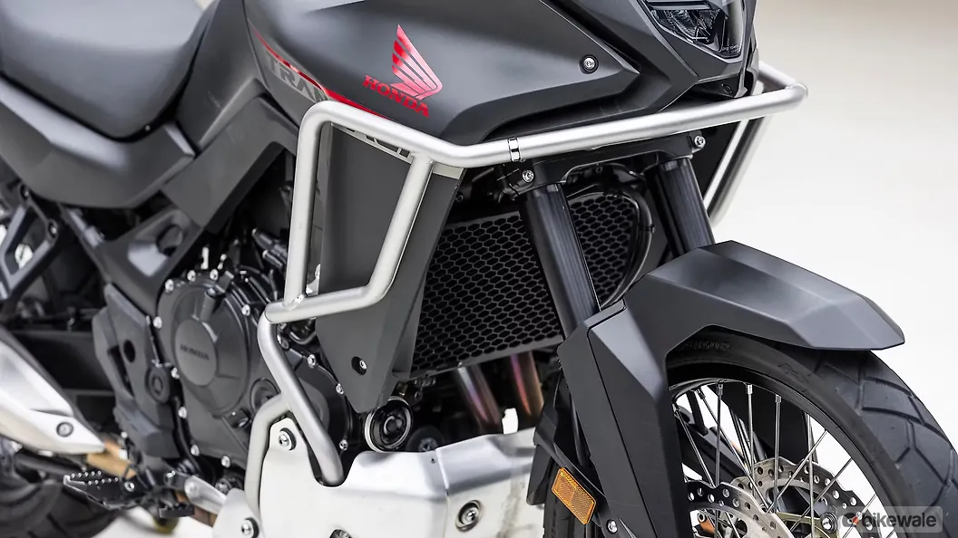 Honda Transalp XL750 [2024] Front Mudguard Image – BikeWale