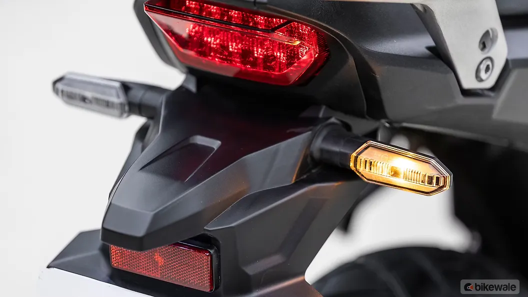 Honda Transalp XL750 [2024] Rear Turn Indicators Image – BikeWale