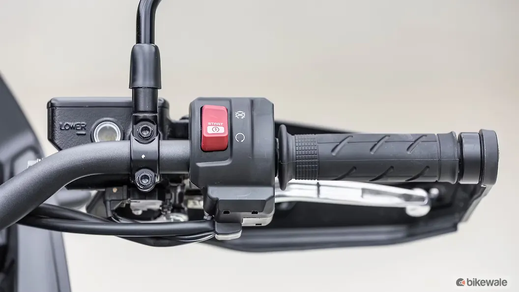 Honda Transalp XL750 Right Side Handelbar Throttle Grip Image – BikeWale