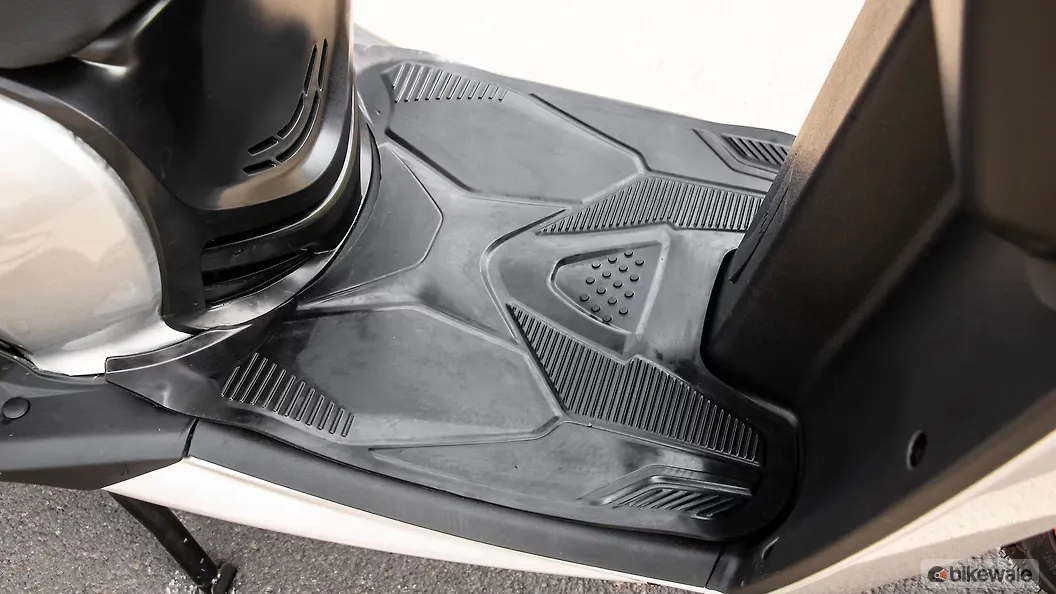 BGauss BG RUV 350 Front Inner Cover Image – BikeWale