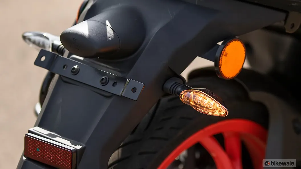 BGauss BG RUV 350 Rear Turn Indicators Image – BikeWale