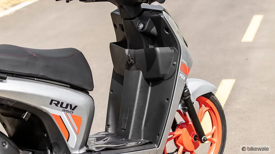 BGauss BG RUV 350 Right Side Body Panel Decal Image – BikeWale