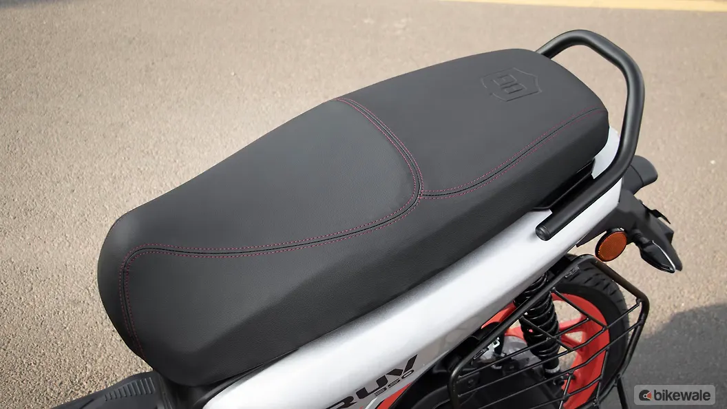 BGauss RUV 350 Right Side View Image – BikeWale